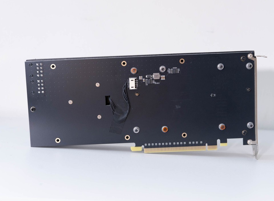 4 x NVIDIA Tesla V100 32GB SXM2 GPU w/ PCIe Adapter & 6+2 Pin for AI ...