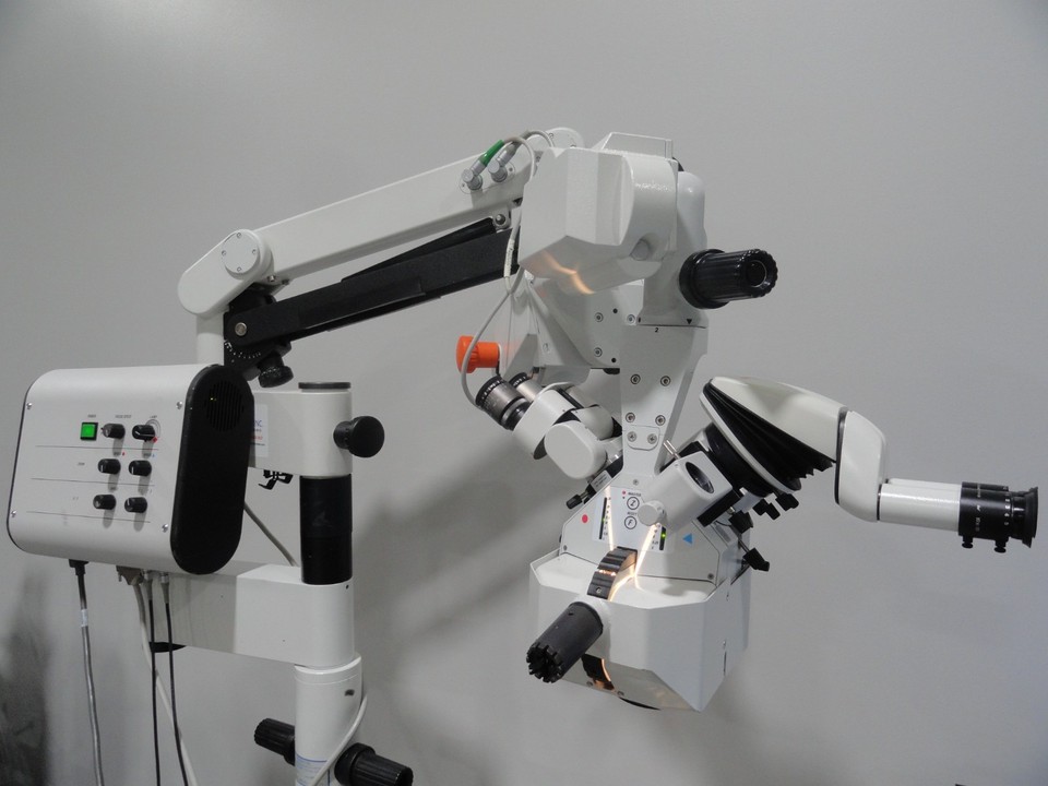 Leica M680 Dual Head Surgical Microscope with two footswitches | eBay