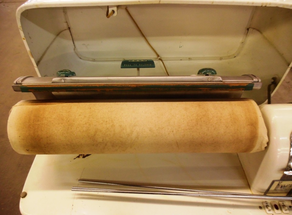VINTAGE KENMORE PRESS IRONER MODEL 100-503630, 110 VOLTS, 15 AMPS, 60 ...