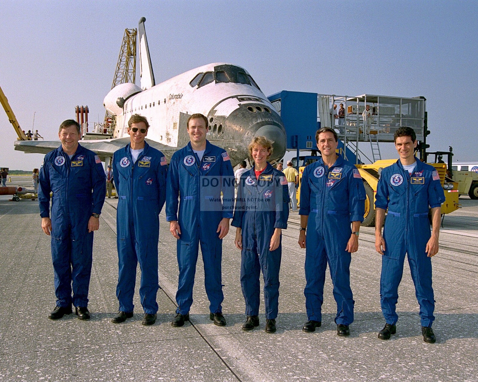 STS-94 MISSION CREW AFTER LANDING KENNEDY SPACE CENTER 8X10 NASA PHOTO ...