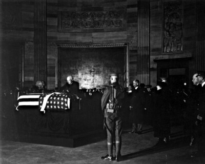 New World War I Photo: Warren G. Harding at Casket of Unknown Soldier ...