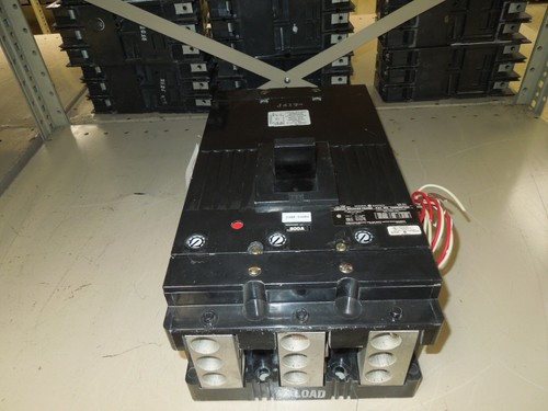 GE TKM836F000 Circuit Breaker 800A Frame 3P 600V AC 800 A Trip W/ Aux ...