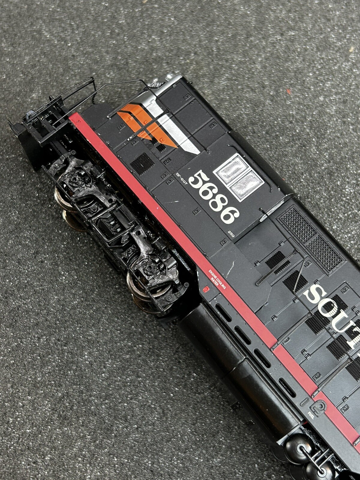 Life Like Proto 2000 HO Scale GP9 II Southern Pacific 5686 Locomotive ...