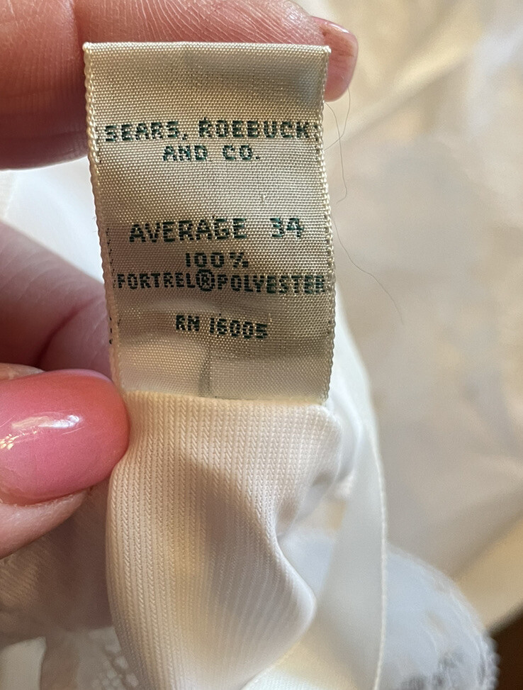 Vintage Nylon Sears 34 Average The Doesnt Slip Antron… - Gem