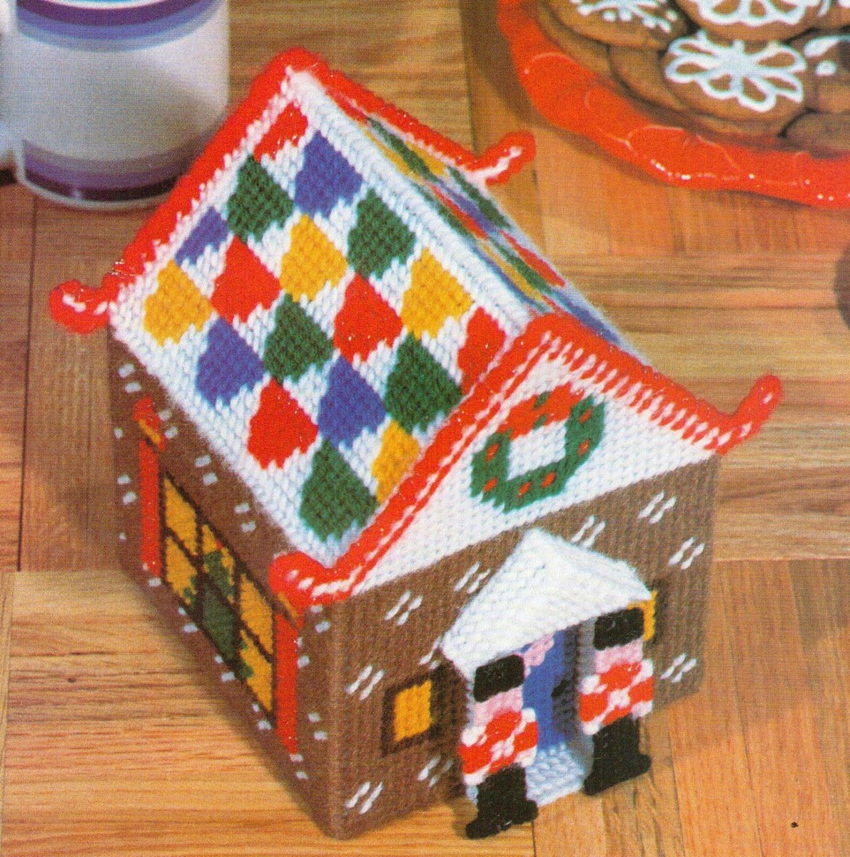 Plastic Canvas Gingerbread House Designs GINGERBREAD HOUSE CONTAINER