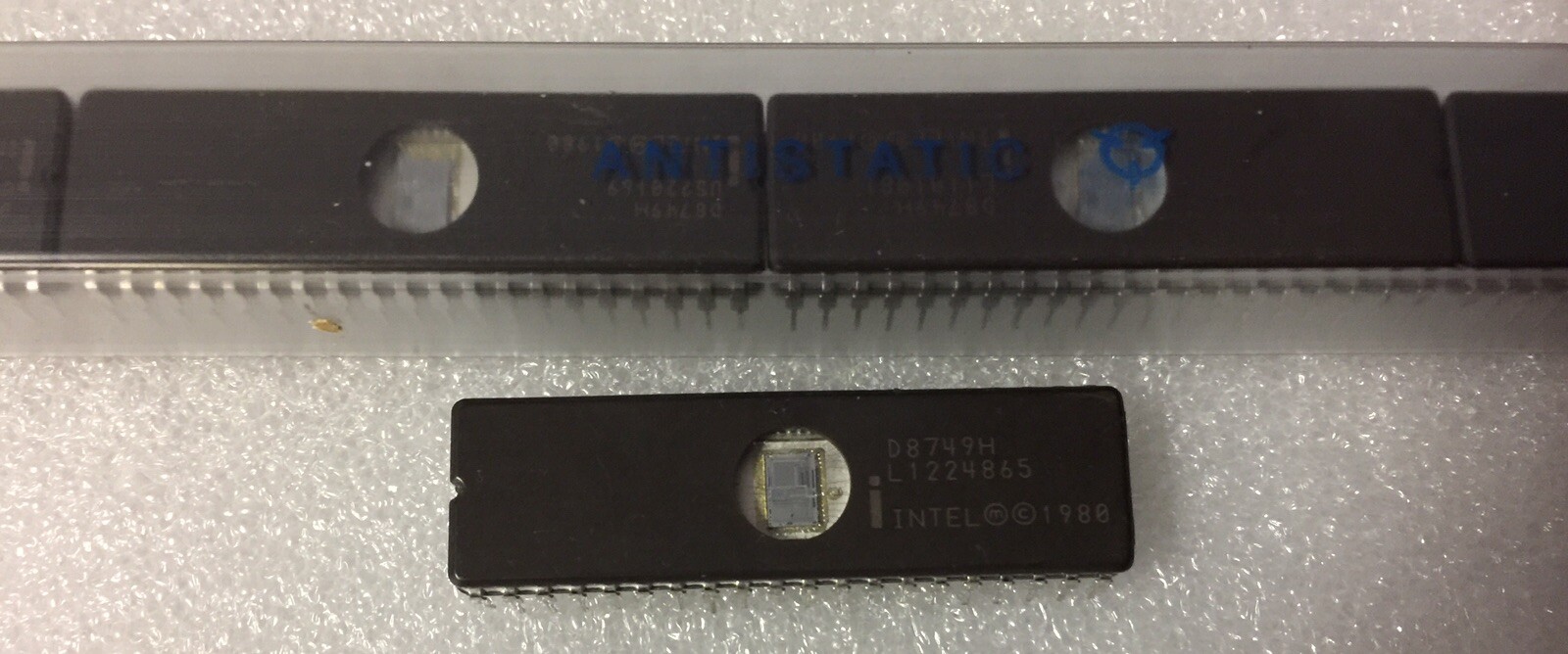 Intel D8749H 8 Bit Microcontroller EPROM Ceramic 40 pin *2 Pcs.* NEW | eBay