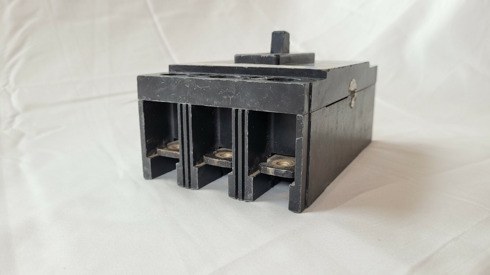 CHALLENGER CD3125W 3 POLE 125A 240VAC CIRCUIT BREAKER | eBay