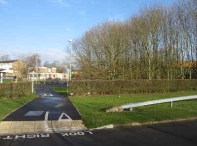 Photo 6x4 Look right Basingstoke Cycleway to Winklebury. c2009 | eBay UK