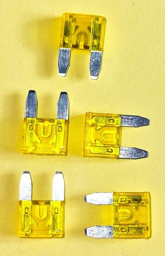 20 amp YELLOW MINI FUSES 11mm LONG SMALL SPADE FUSE PACKET OF 5 ...
