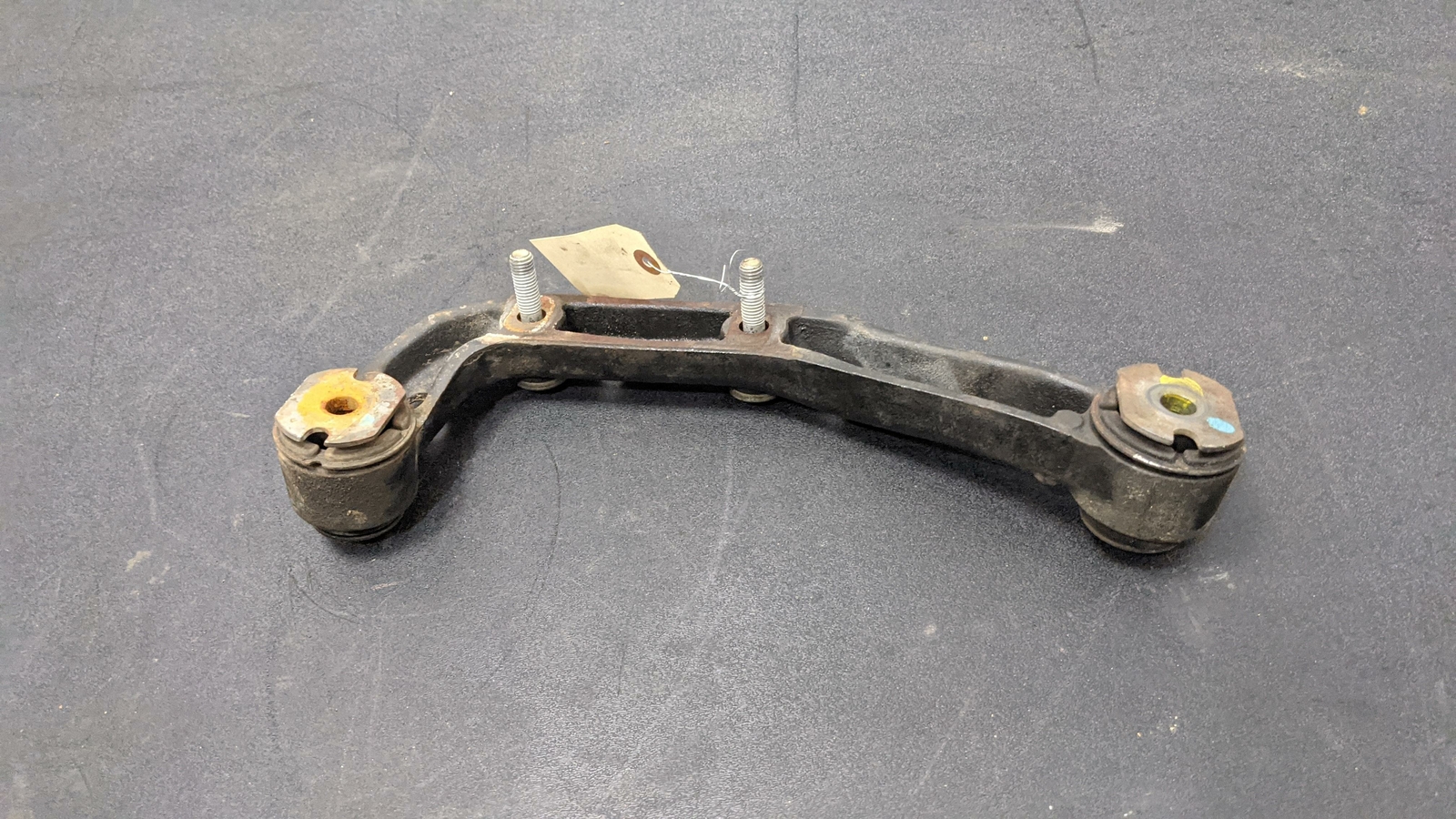 Front Differential Carrier Right Bracket 15201932 2016 Chevrolet ...