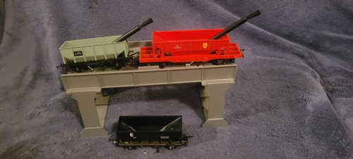 Hornby TRI-ANG R161 – Ore OPERATING HOPPER CAR SET | eBay UK