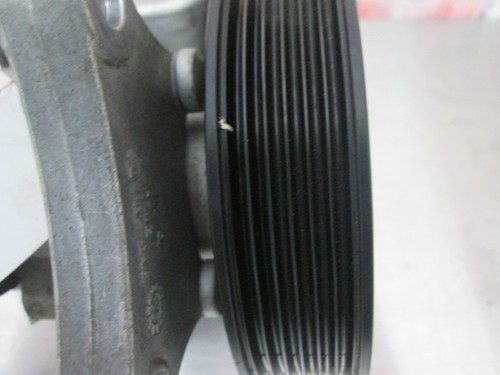 Mercedes-Benz W212 E-Kl. Steering aid pump A0064666501 A0064664301 mint ...