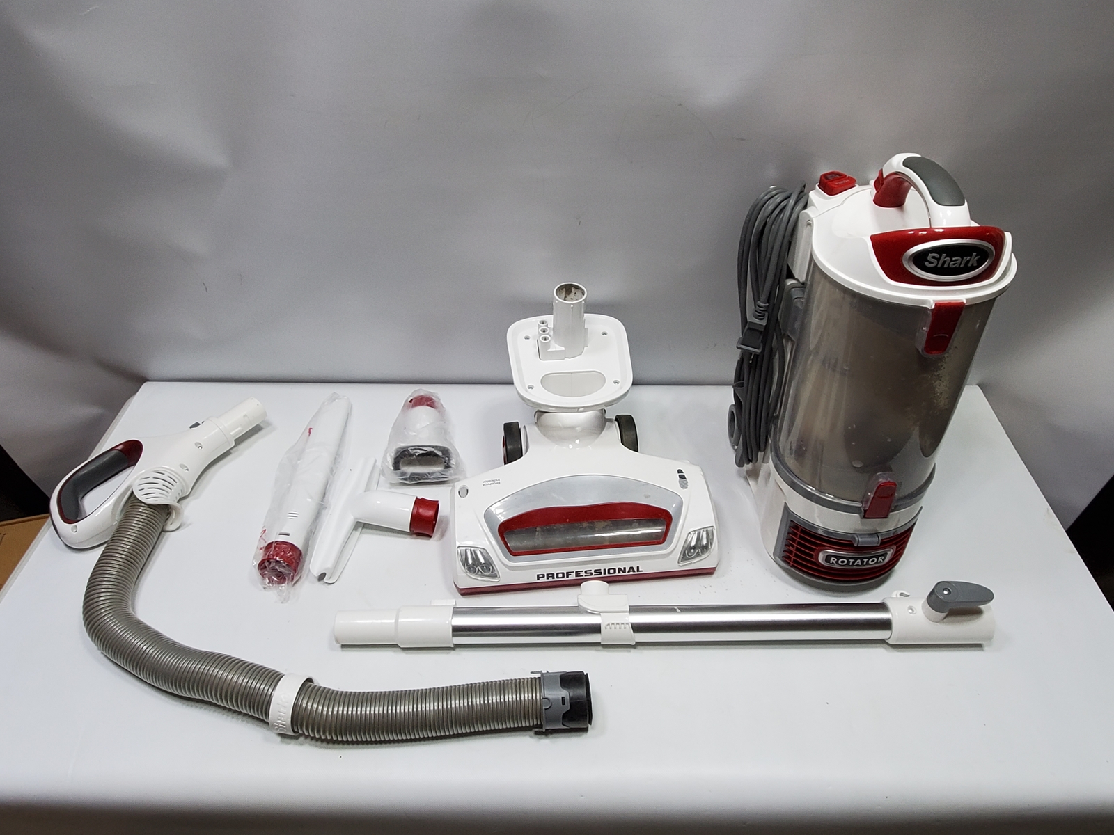 Shark NV501 Rotator Professional Lift-Away Upright Vacuum (F4 ...