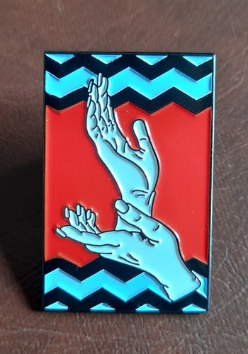 Twin Peaks Metal Enamel Pin Badge Brooch Laura Palmer Hands Do Not Fear ...