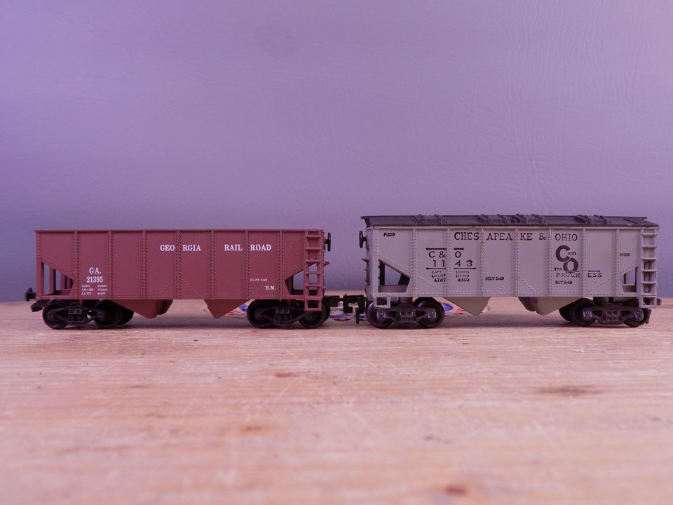 Unknown HO Scale 2 HO Hoppers, No Boxes Lot #Y112 | eBay