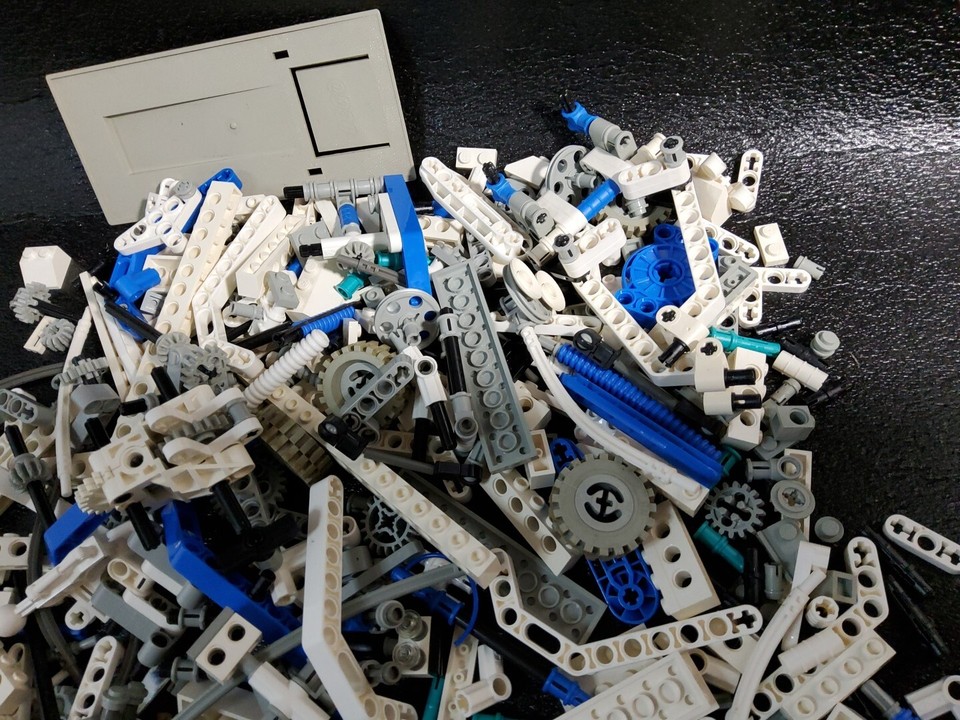 1LB LEGO TECHNIC Lot Star Wars Small Pins Axles Gears Connectors MISC ...