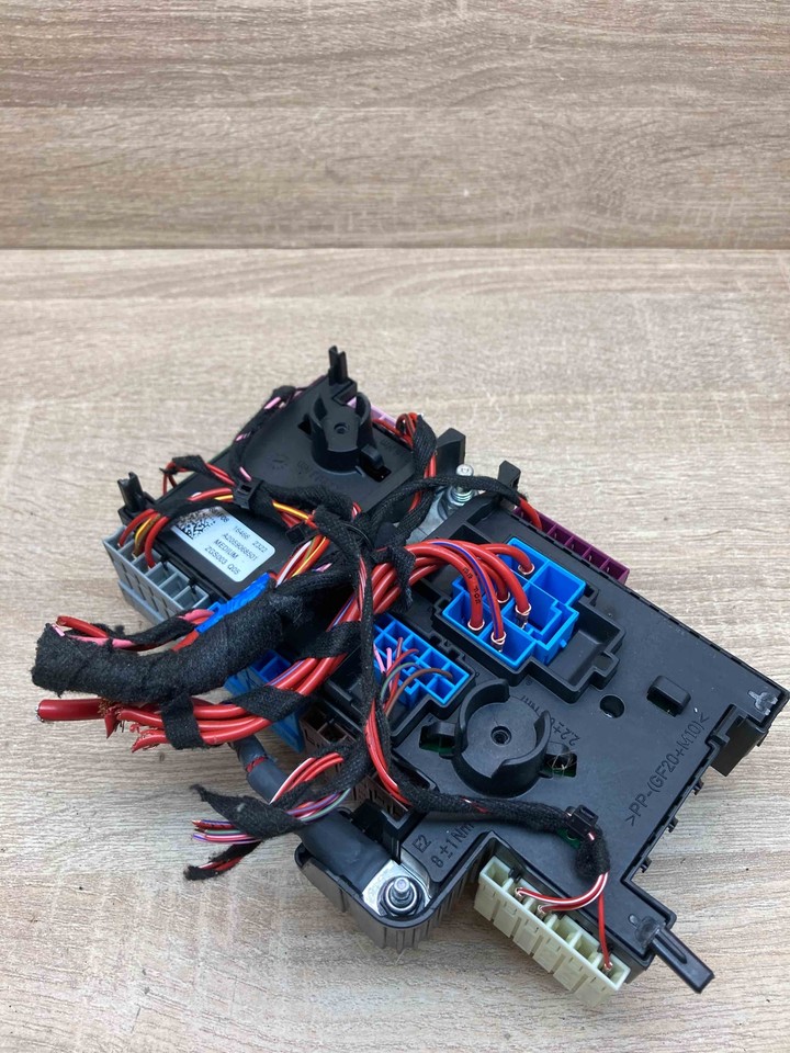 A2059068501 OE Mercedes Benz W205 Fuse Box Sam Module Unit | eBay