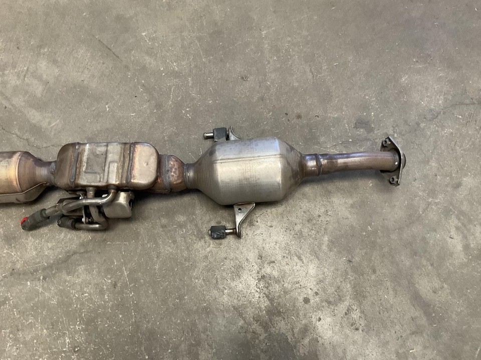 2016-2020 Toyota Prius Prime Front Pipe Assembly 17410-37b52 Factory ...