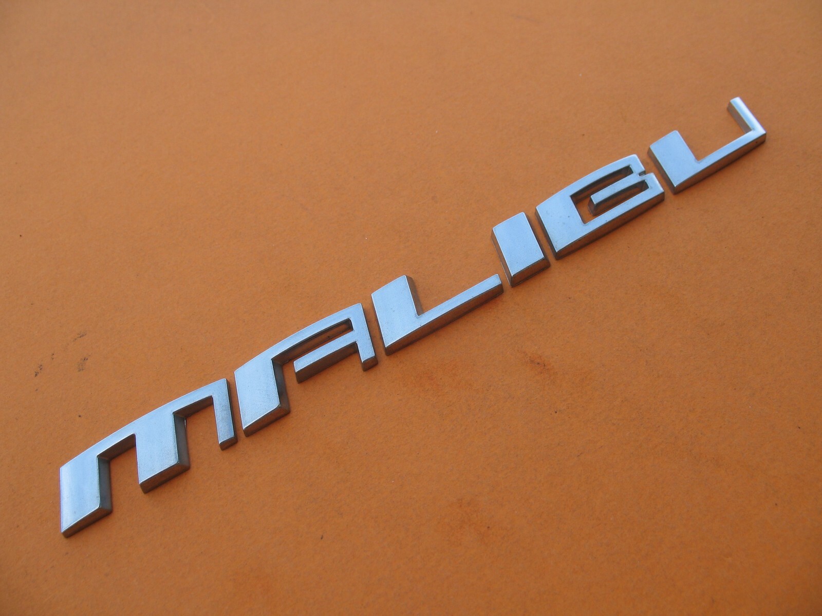 04 05 06 07 08 CHEVROLET MALIBU REAR LID GATE EMBLEM LOGO BADGE SIGN ...