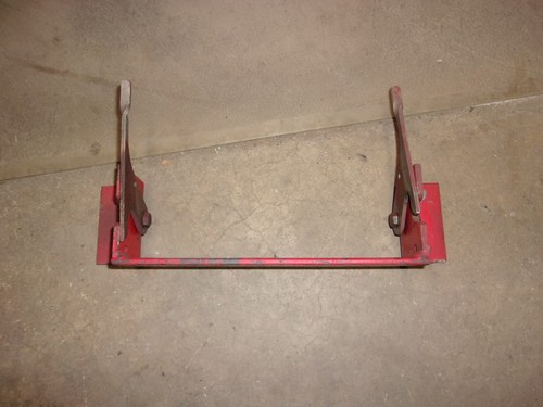 OEM USED Toro Wheel Horse SNOW/DOZER MOUNTING BRACKET ASSEMBLY 104659 ...
