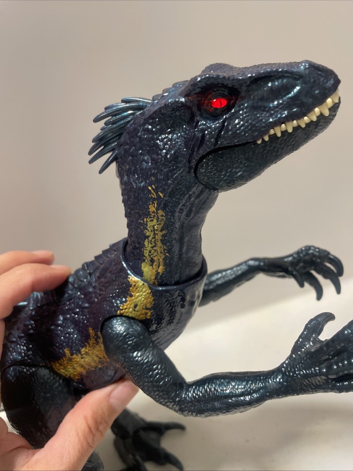 Jurassic World Super Colossal Indoraptor Action Figure Tested And ...