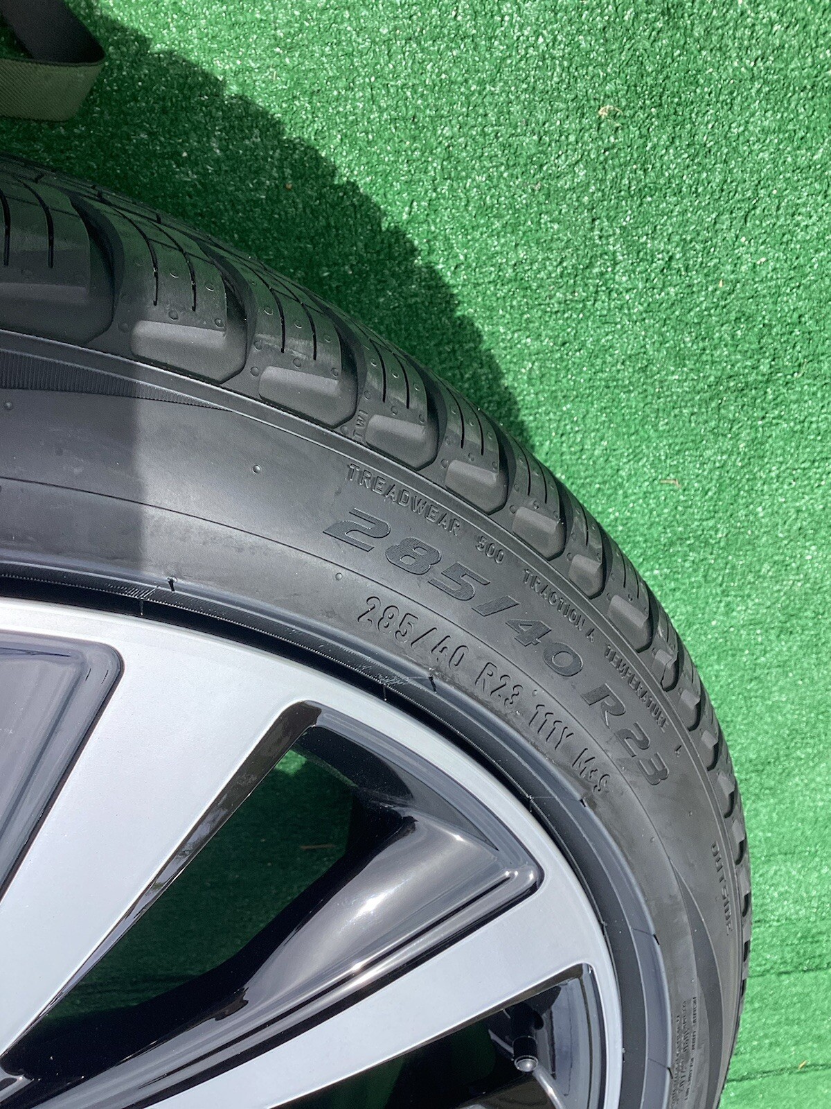 23" Range Rover SV Style Wheels | Pirelli OEM Tires | Land Rover | 23 ...