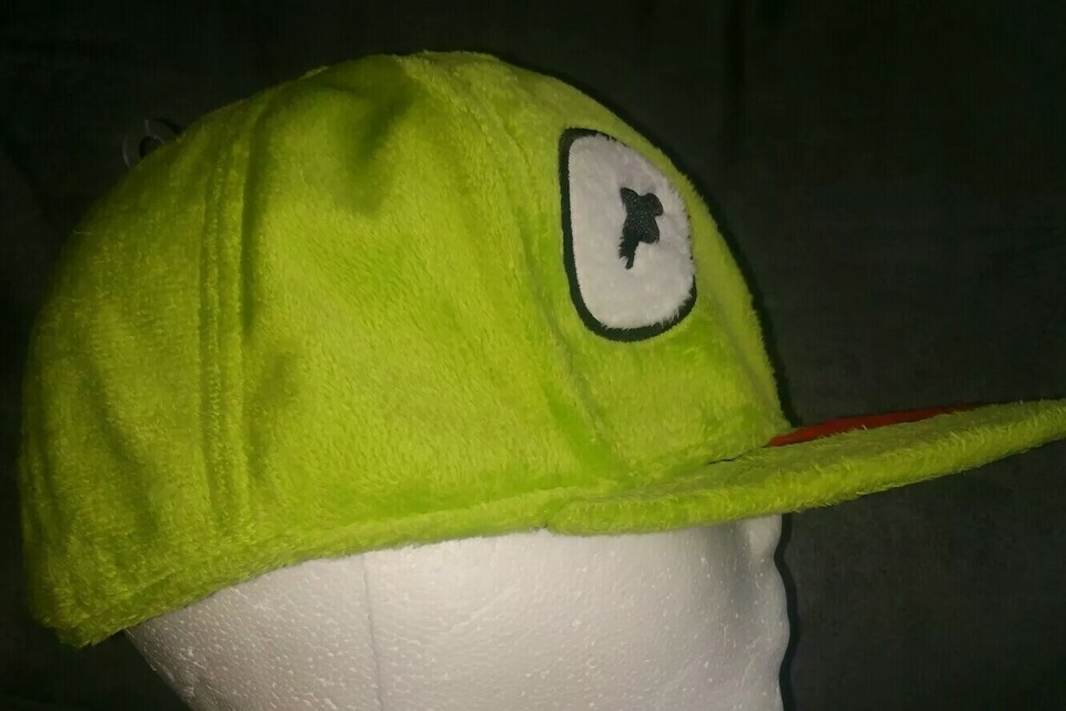 THE MUPPETS JIM HENSON KERMIT THE FROG SILLY FACE FUZZY GREEN FITTED ...