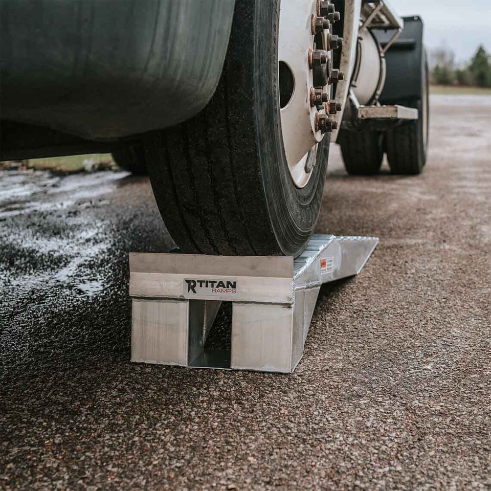 Titan Ramps Heavy-Duty Aluminum Semi-Truck Riser Ramp - 20,000 lb ...