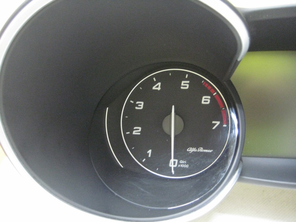 2018 ALFA ROMEO STELVIO OEM SPEEDOMETER WITH 21,113 MILES ON IT | eBay