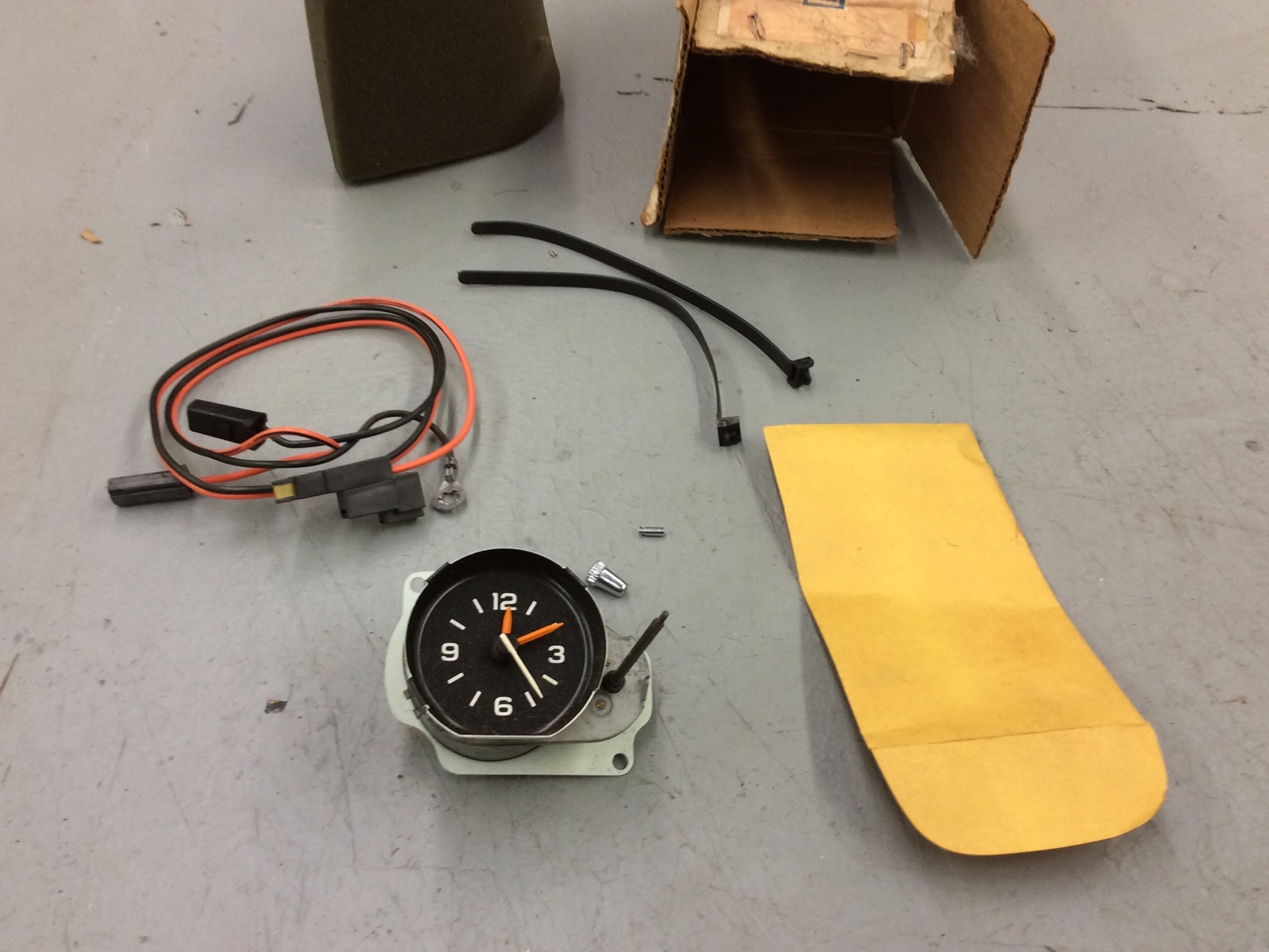 1970s Chevrolet Camaro Monte Nova Dash Dial Clock NOS F23 | Genuine OEM