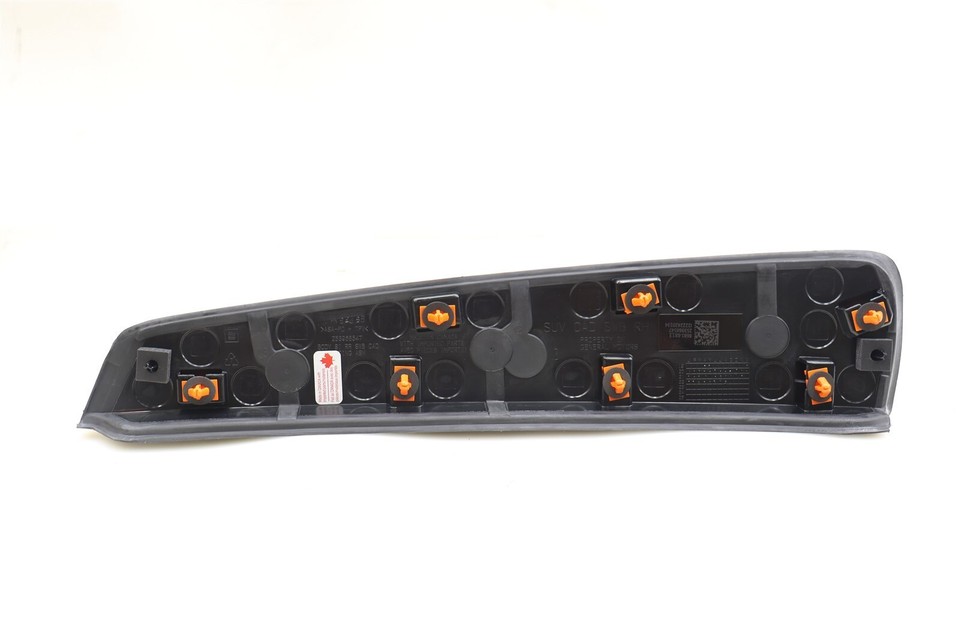 NEW OEM GM Rear Right Body Side Pillar Molding 86814813 Escalade 2021 ...