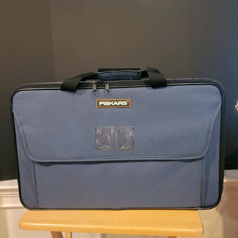 Fiskars Stitchpal Portable Craft Sewing Organizer Case w/Tool Easel ...