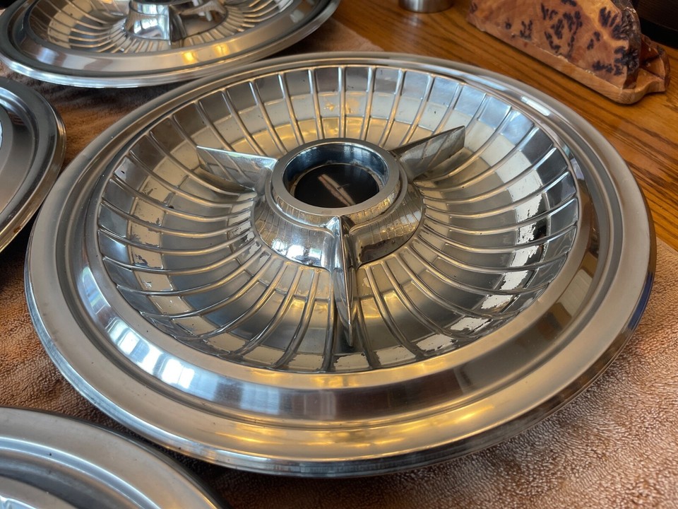 1963 OLDSMOBILE HUB CAPS 14" SET OF 4 88 98 STARFIRE | eBay