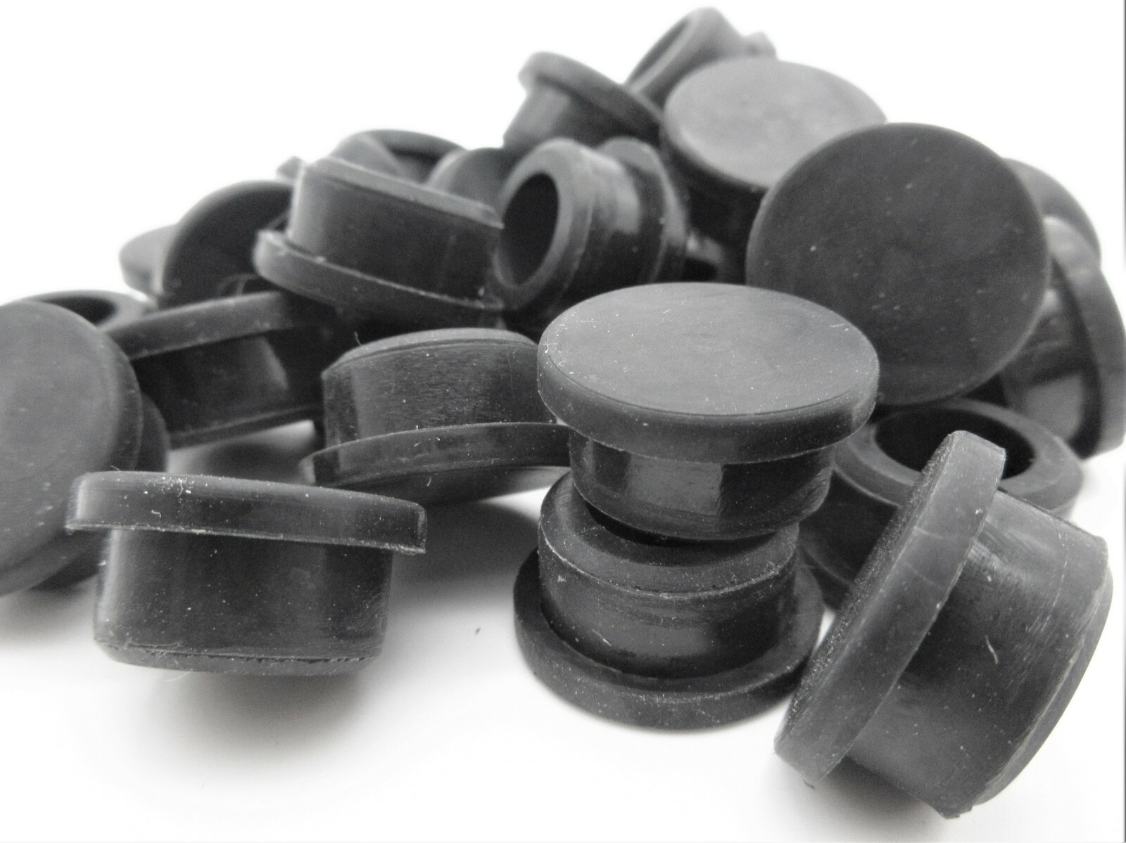 3/4” Rubber Hole Plugs Push In Stem Bumper Thick Panel Plug 25 per ...