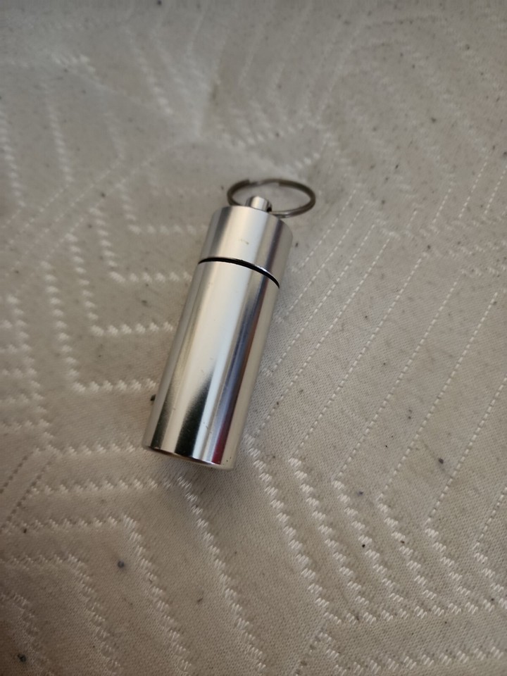 Outdoor Pill Bottle Keychain - Waterproof Medicine Bottle Case - Drug ...