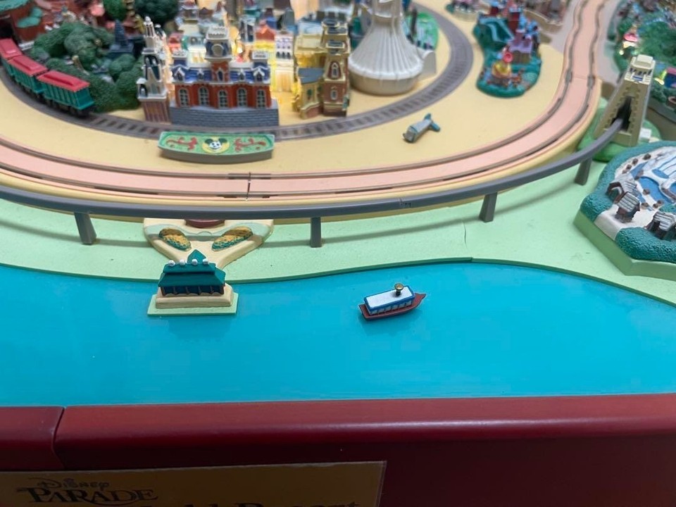 Disney World Resort Florida RAILROAD MAGIC KINGDOM EPCOT HOLLYWOOD Set ...