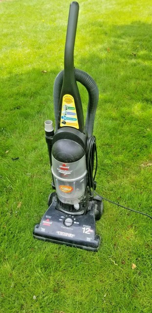 Bissell PowerForce Bagless wide cleaning path. Dual edge cleaning Model ...