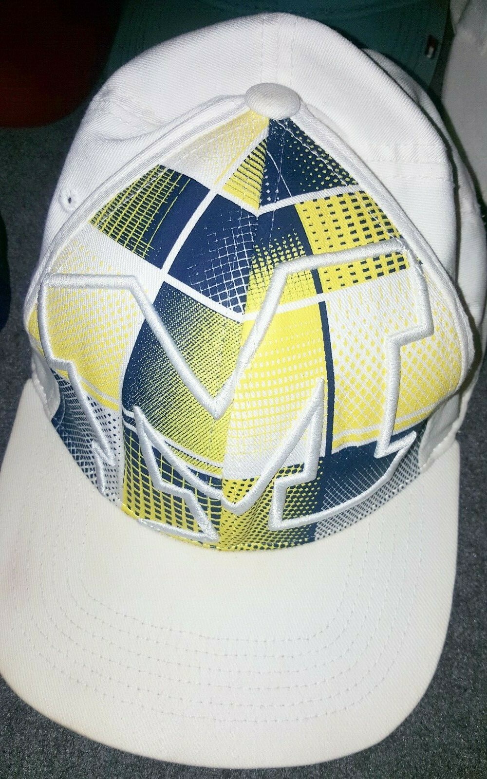 Sz M/L White with Yellow and Blue patterns Embroidered Michigan ...