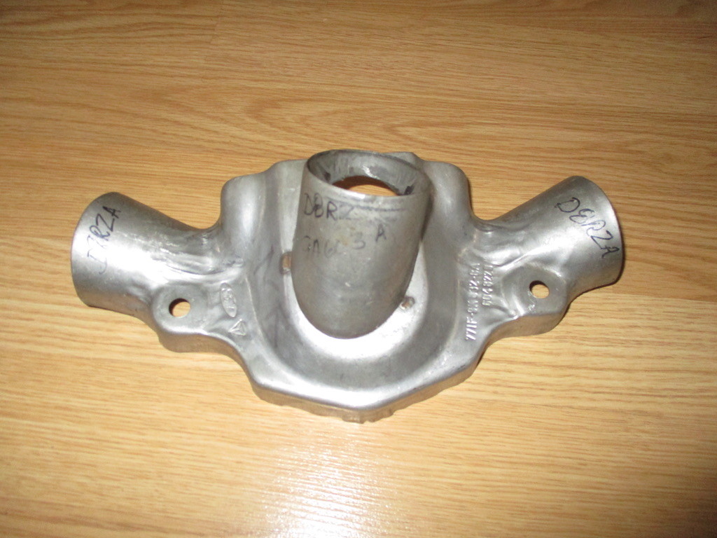 NOS OEM FORD 1978 FIESTA 98 AIR CLEANER SHROUD & TUBE | eBay