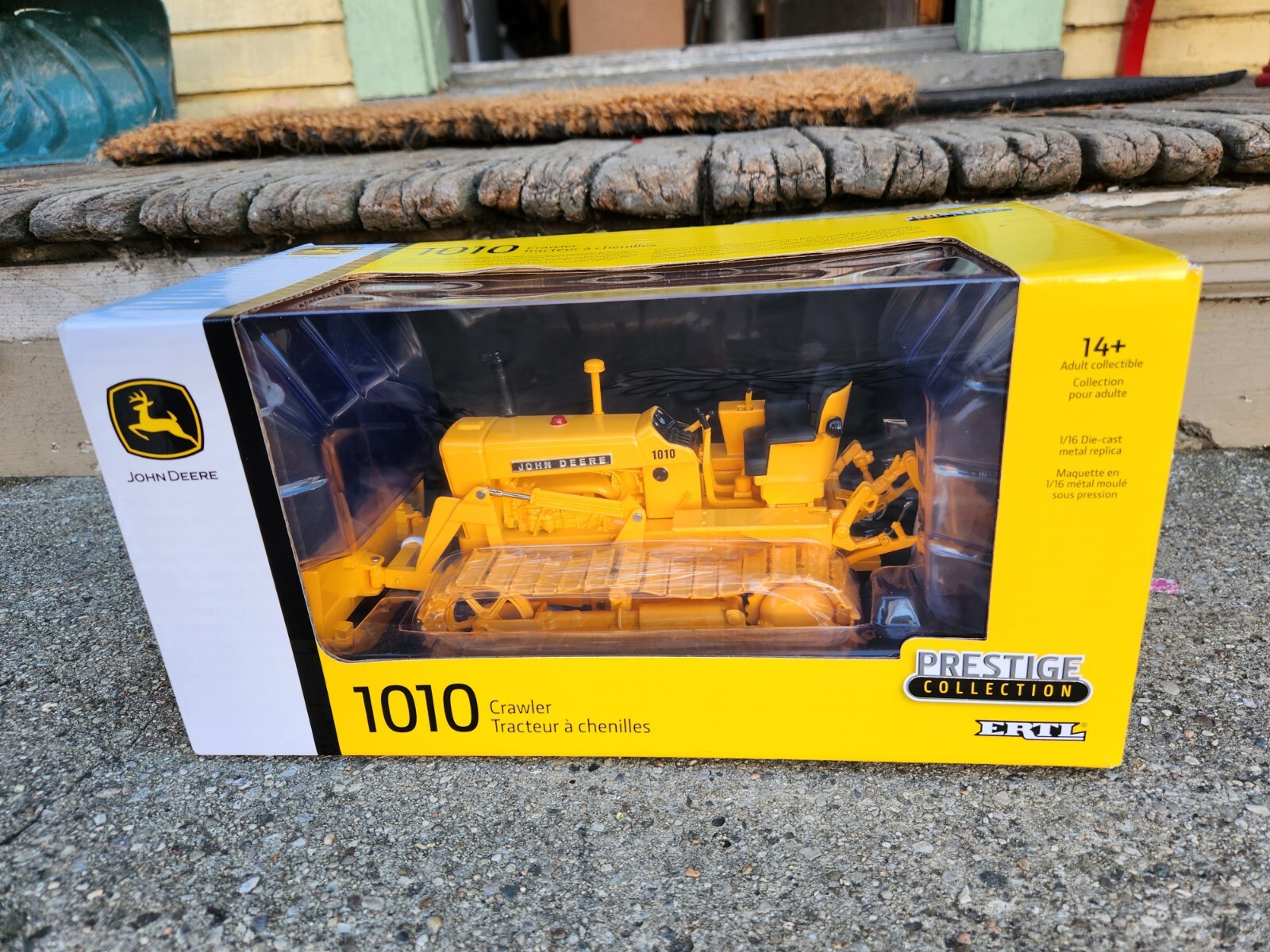 1/16 John Deere 1010 Crawler Prestige Collection Toy - LP82800 | eBay