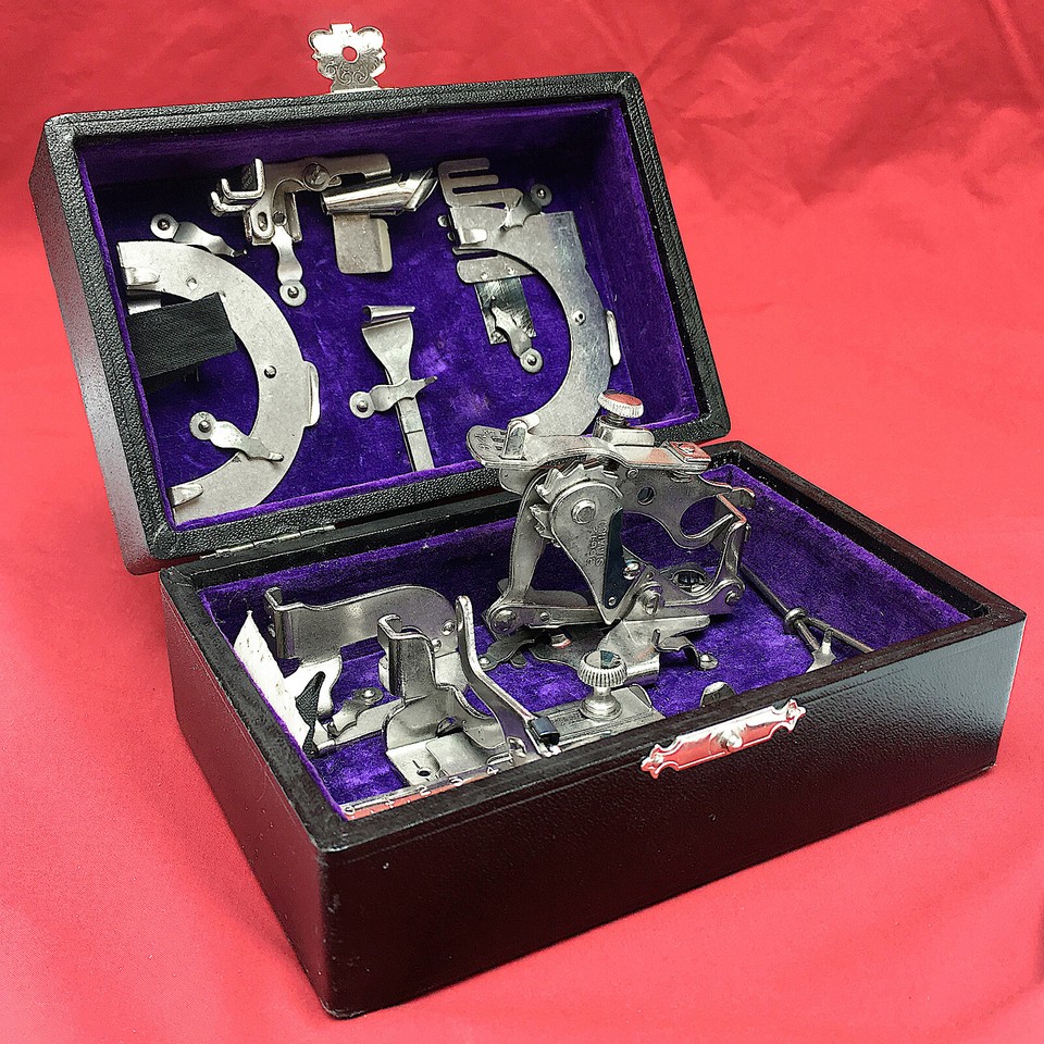 Deluxe SINGER Attachments for 201 & 15 Box German Accessories Set Box ...