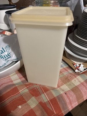 Vintage Tupperware Cracker Keeper 1314-4 Container 10"x5" Tall Square ...
