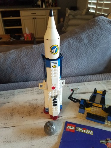 100% Complete vintage Lego 6454 Town Space Port Countdown Corner ...