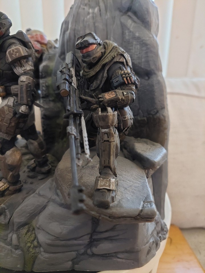 Halo Reach Legendary Edition Noble Team Statue Only 2010 Incomplete No ...