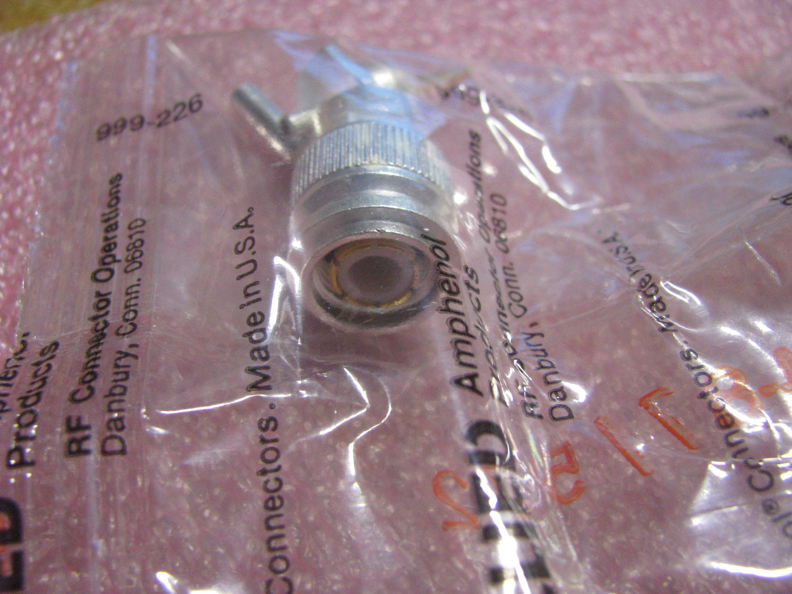 AMPHENOL CONNECTOR # 31-38200-11 NSN: 5935-01-016-3813 TNC SINGLE ...