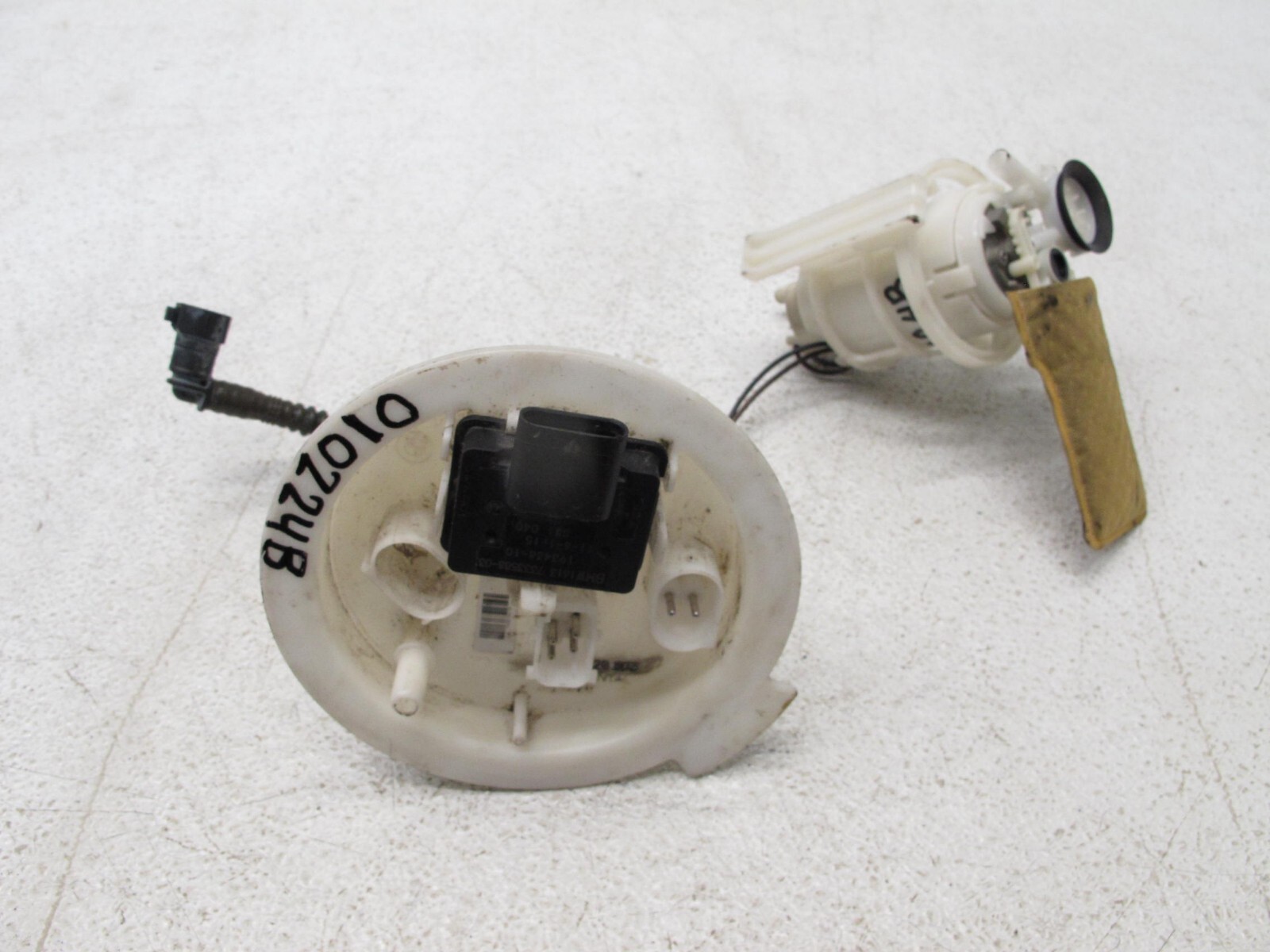 09-15 BMW F01 F02 750i 740Li TANK ELECTRIC FUEL GAS PUMP UNIT ASSEMBLY ...