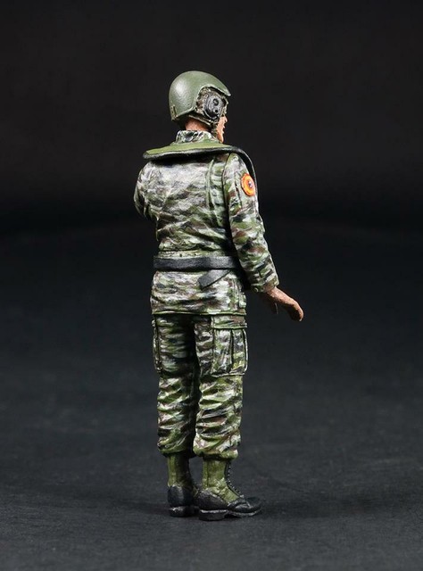Hobby Fan 1/35 Hf-748 Roc Marine Corps Lvth6 Vehicle Crew - 2 Figures ...