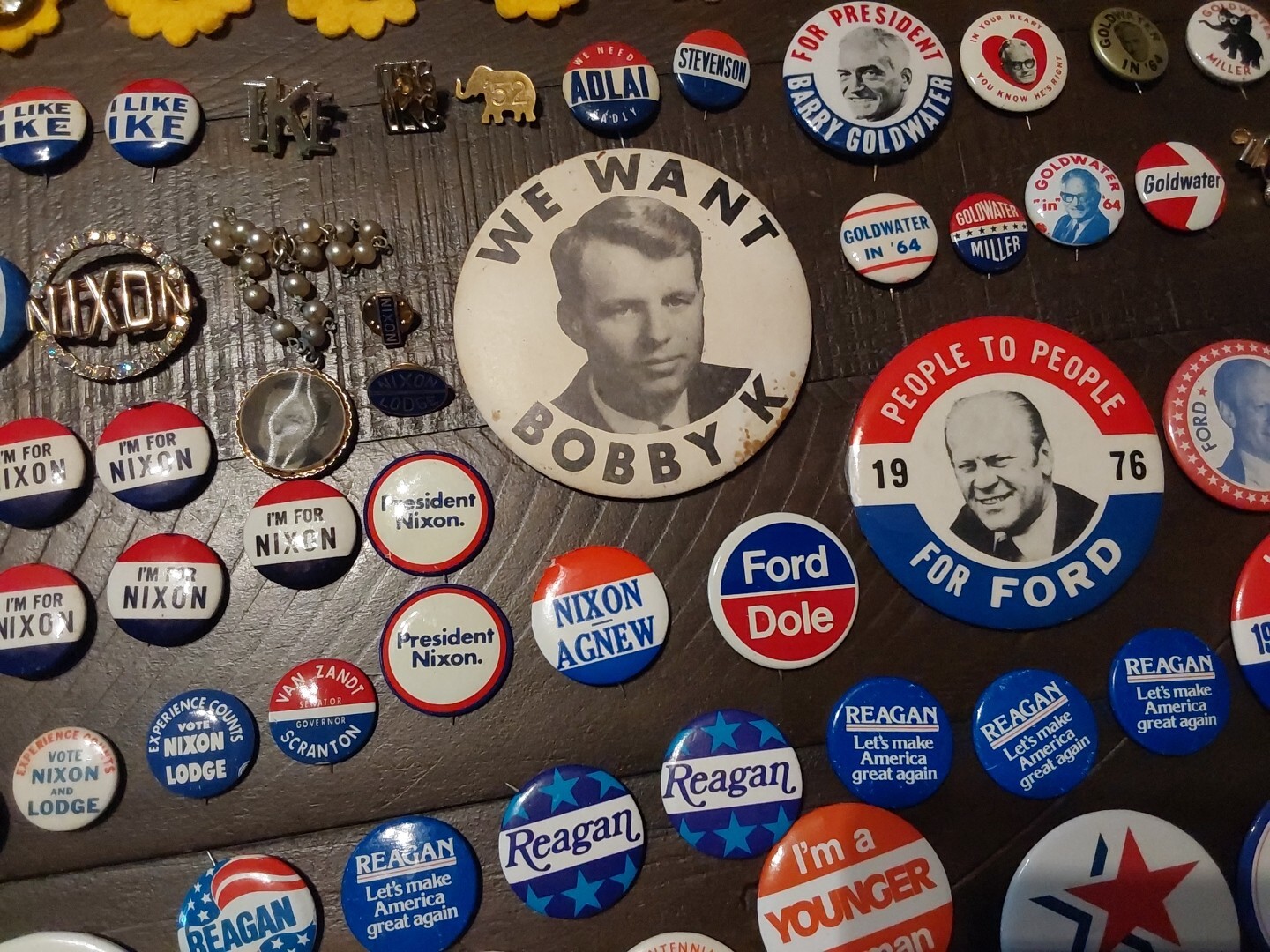 100+ Presidential Campaign Pin Button Lot Landon Ike Nixon Goldwater ...