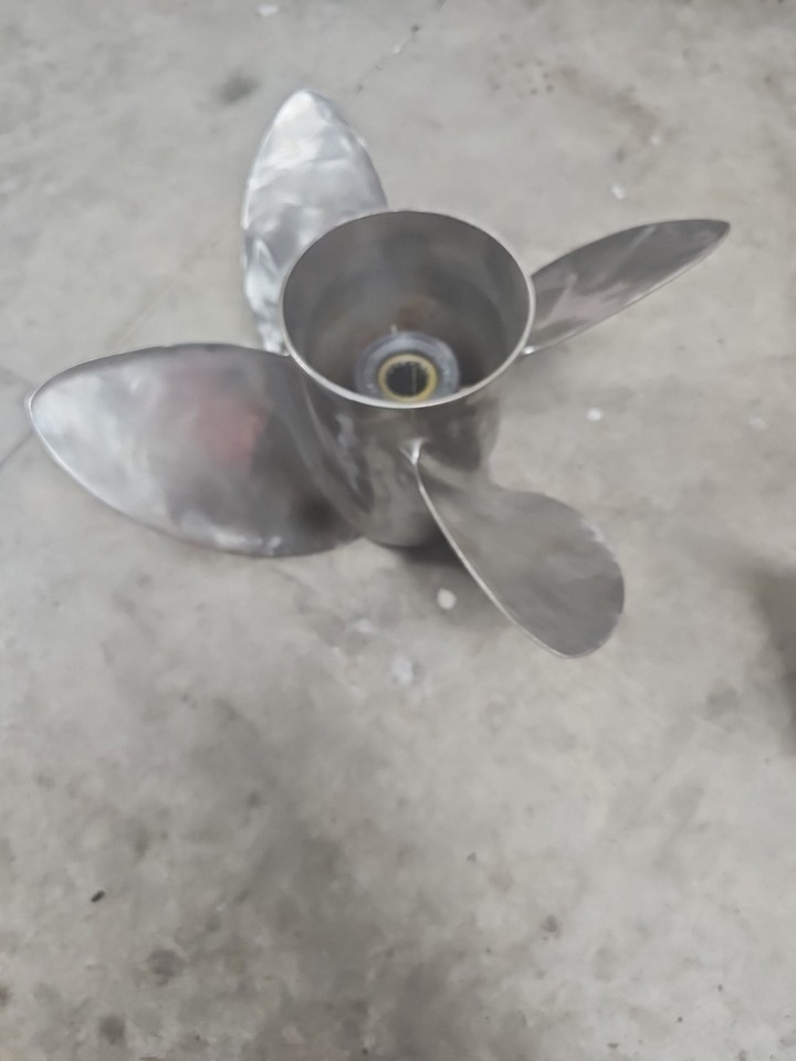 4 Blade Signature Prop Bravo 1 LH | eBay