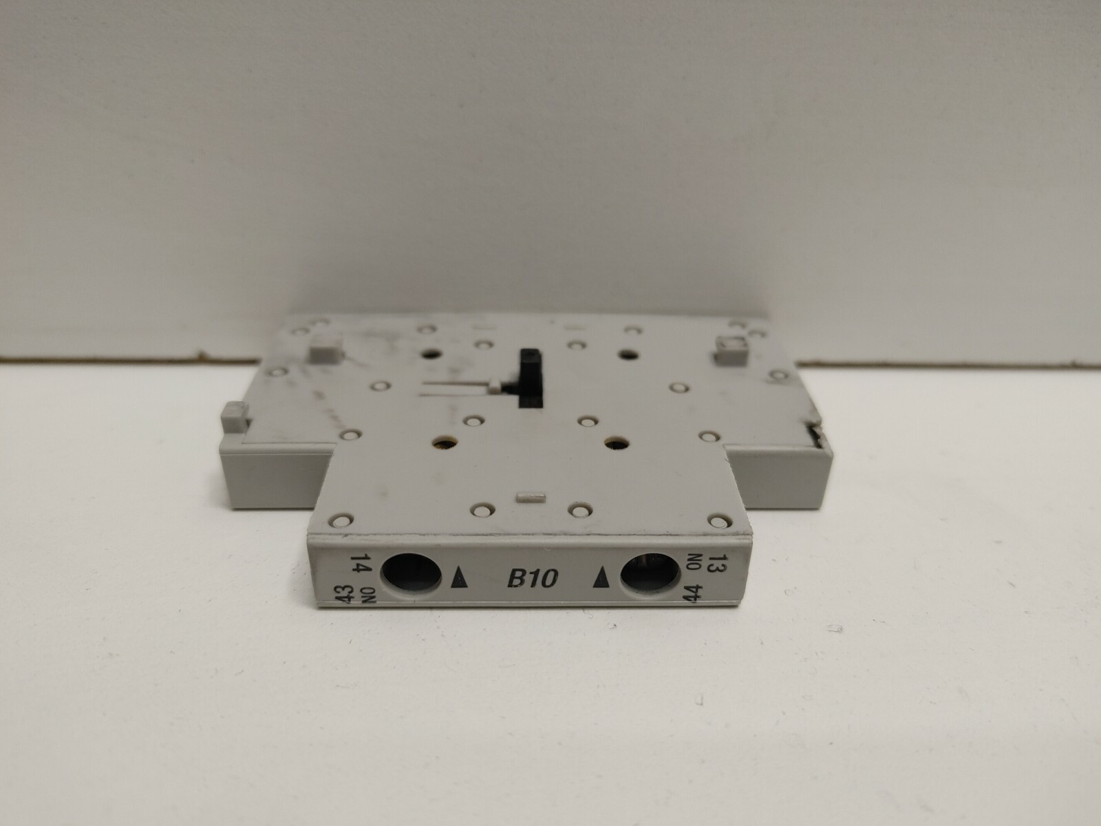 NEW OLD STOCK! ALLEN-BRADLEY 10A 690V 1NO AUX CONTACT BLOCK 100-SB10 | eBay